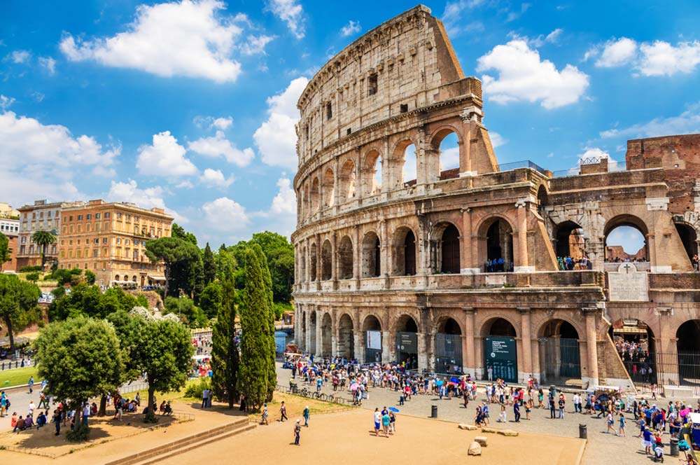 Colosseum and Roman Forum: guided tour | ArcheoRoma